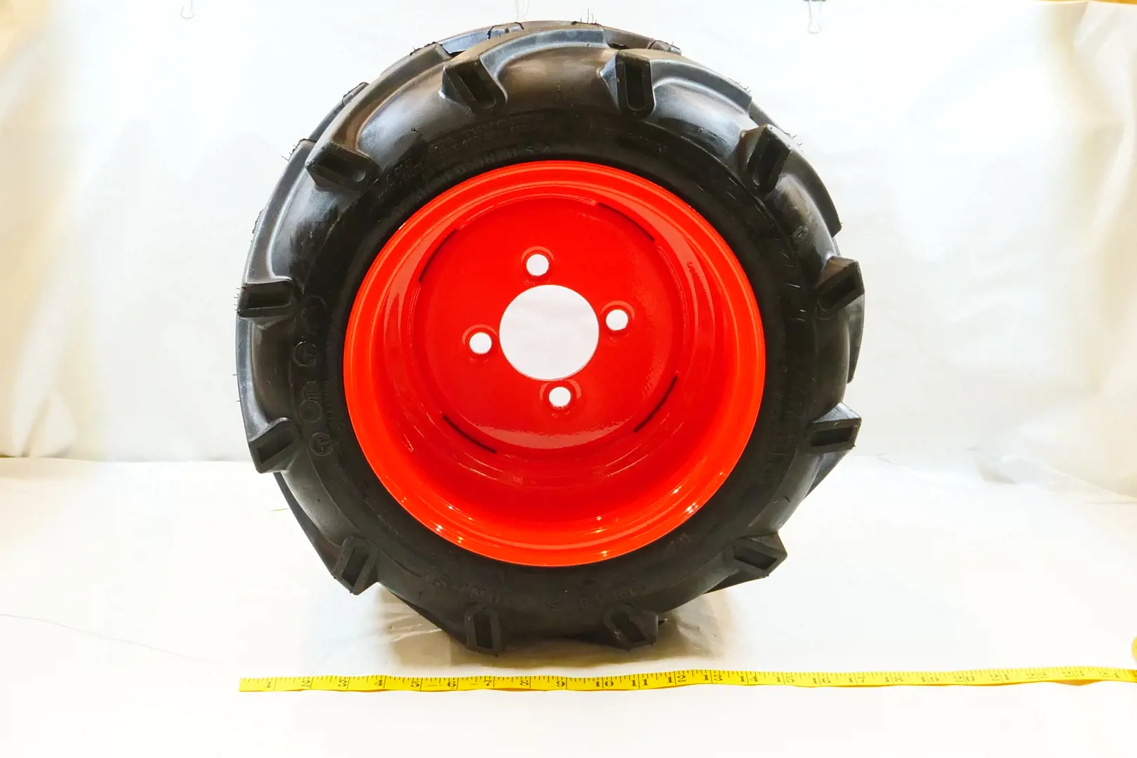 Kubota #K2871-18510 18X8.50-10/4PR LAWN TRAC (R1) ASSY LH