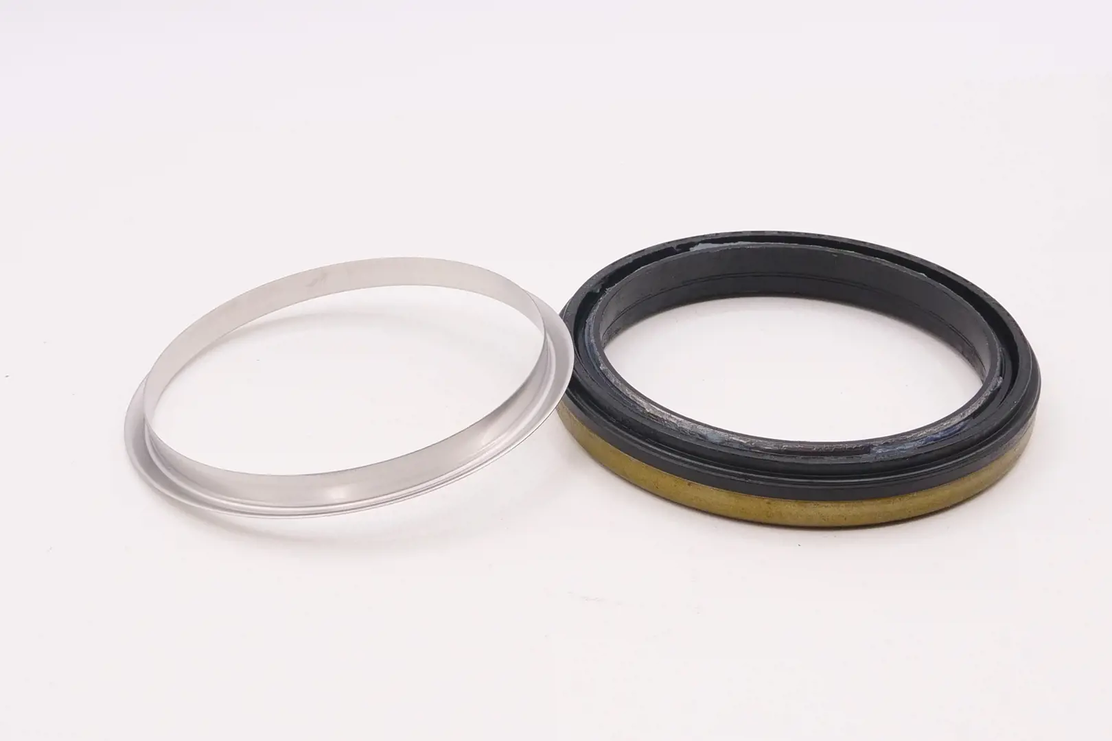 Kubota #32330-99600 ASSY, SEAL OIL