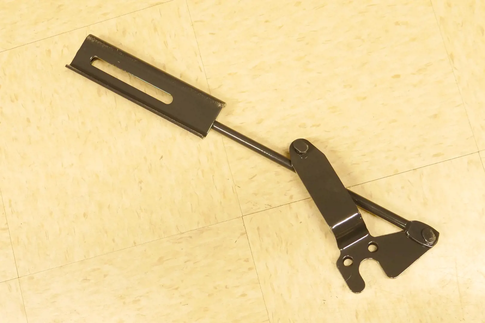 Kubota #K2581-44210 LINK, REAR LIFT