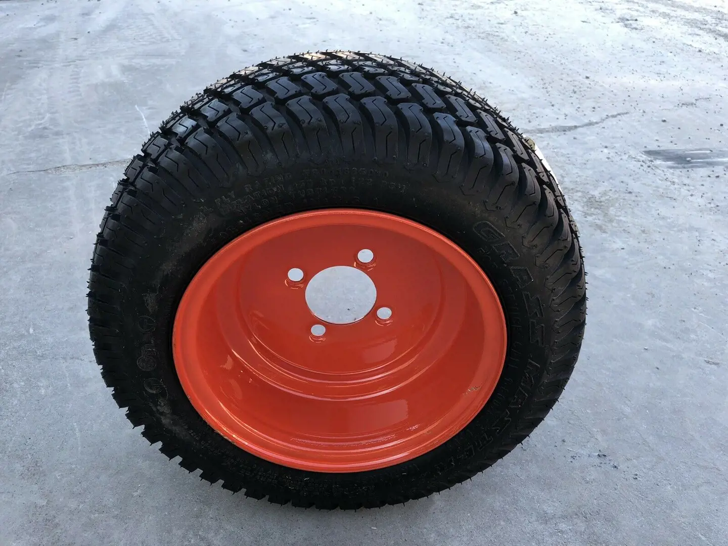 Kubota #ABXR8676 18X8.50-10 Turf Tire & Rim Assembly