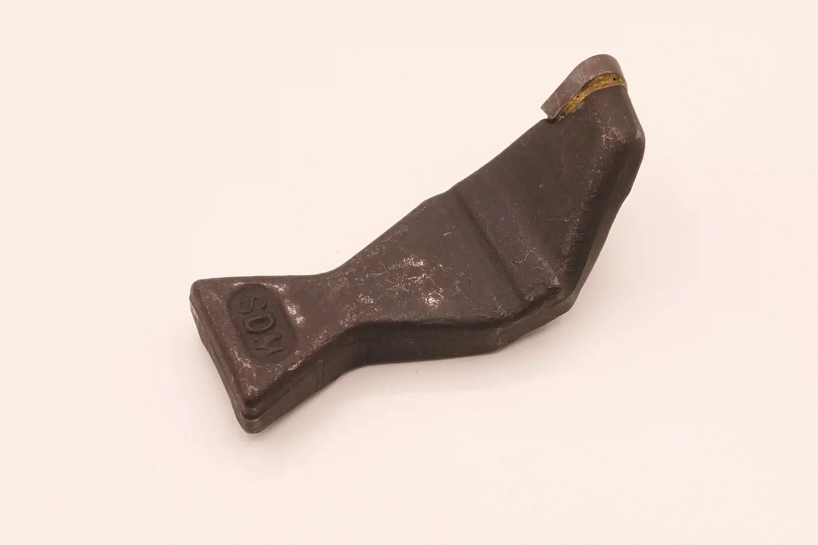 Kubota #LP-820-493C TOOTH,CUT RH CAR