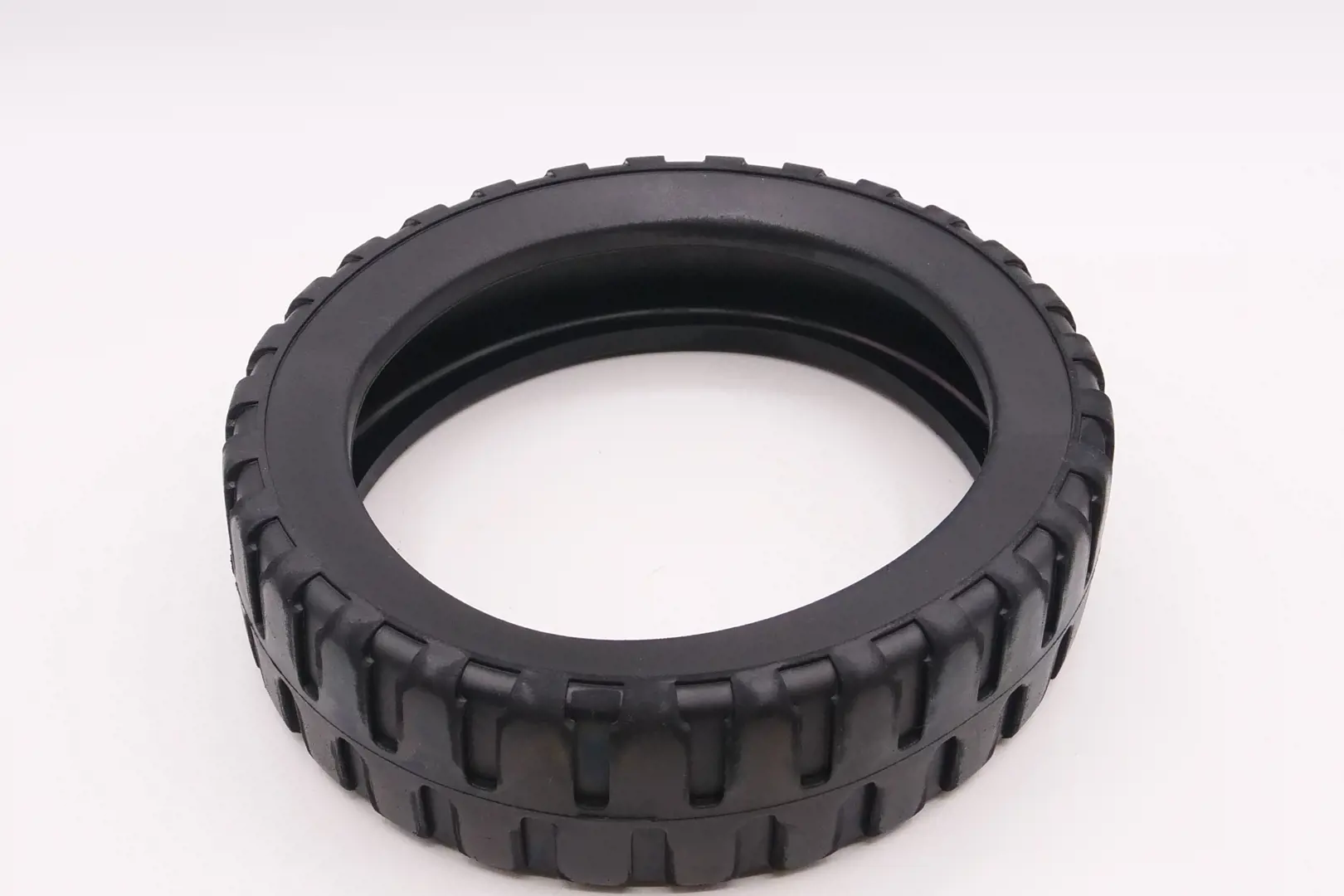 Kubota #65601-31183 8X20TIRE