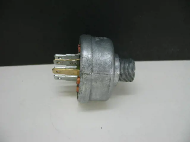 Kubota #K1122-62110 Main Switch
