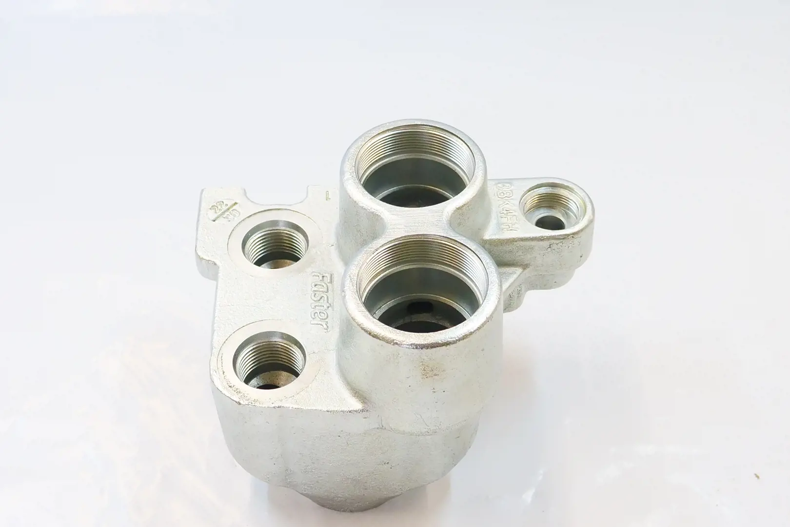 Kubota #V0631-77270 COUPLER 3BK CAST A