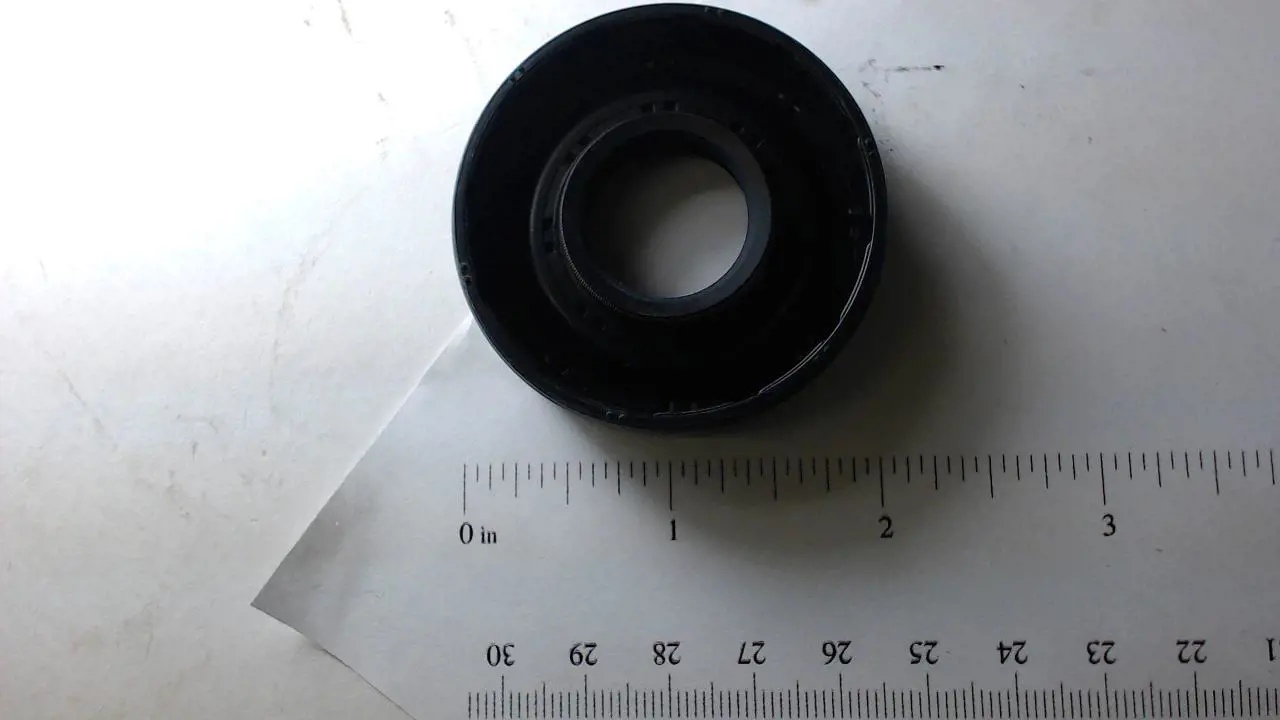 Kubota #6C040-57630 SEAL, OIL